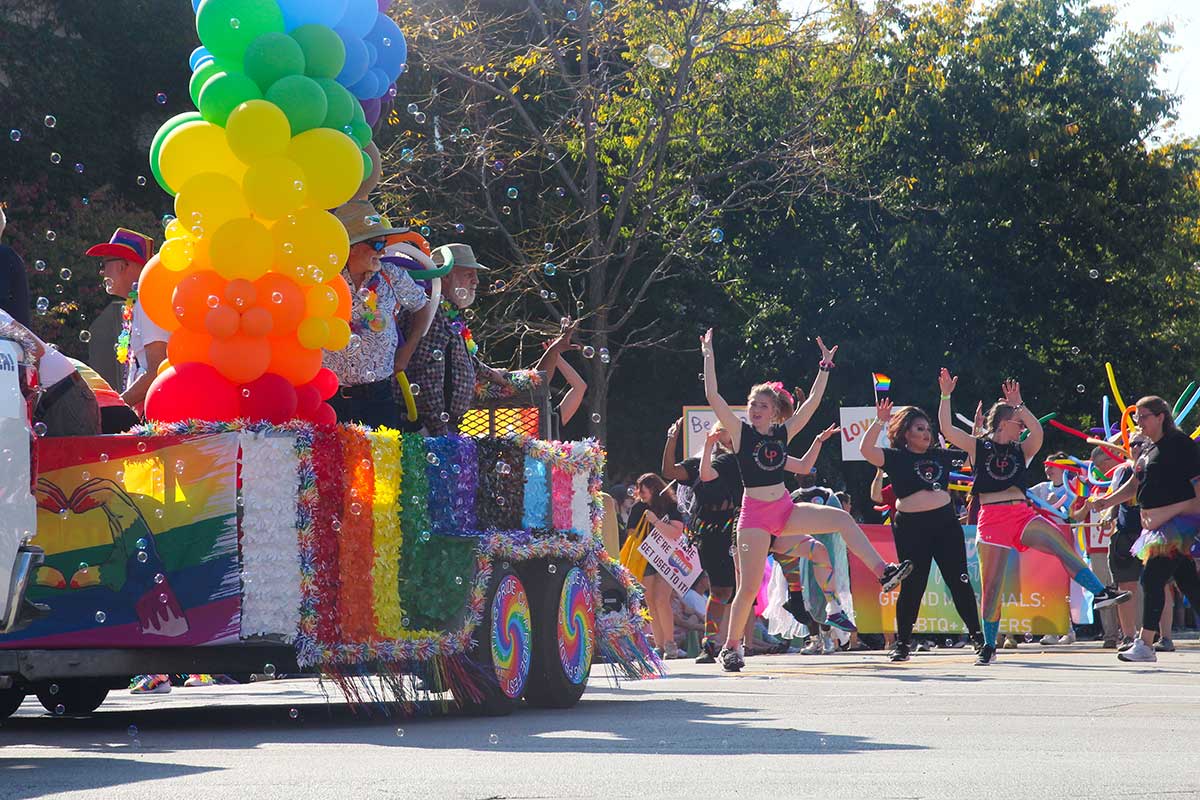 C-U community gathers to celebrate Pride | Student Newsroom | Illinois ...